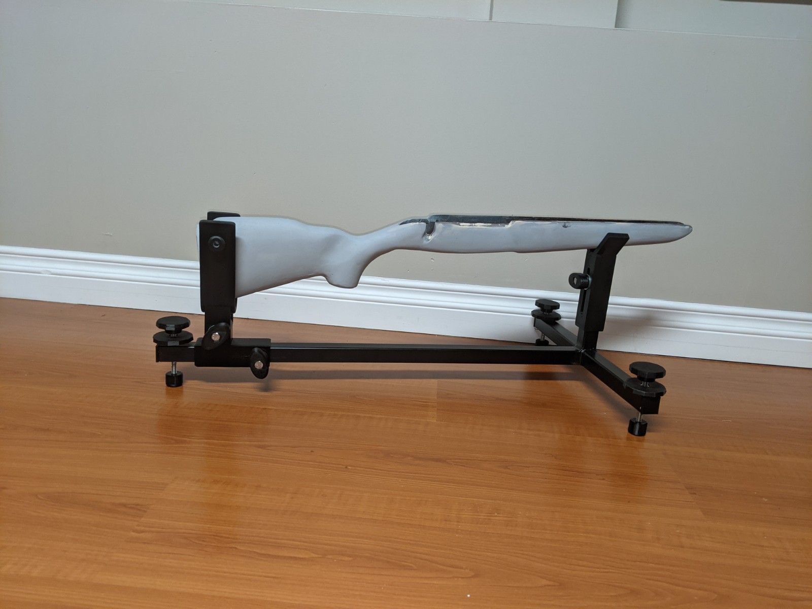 🔫 Rifle Shooting and Maintenance Stand・Free STL File for ・Cults