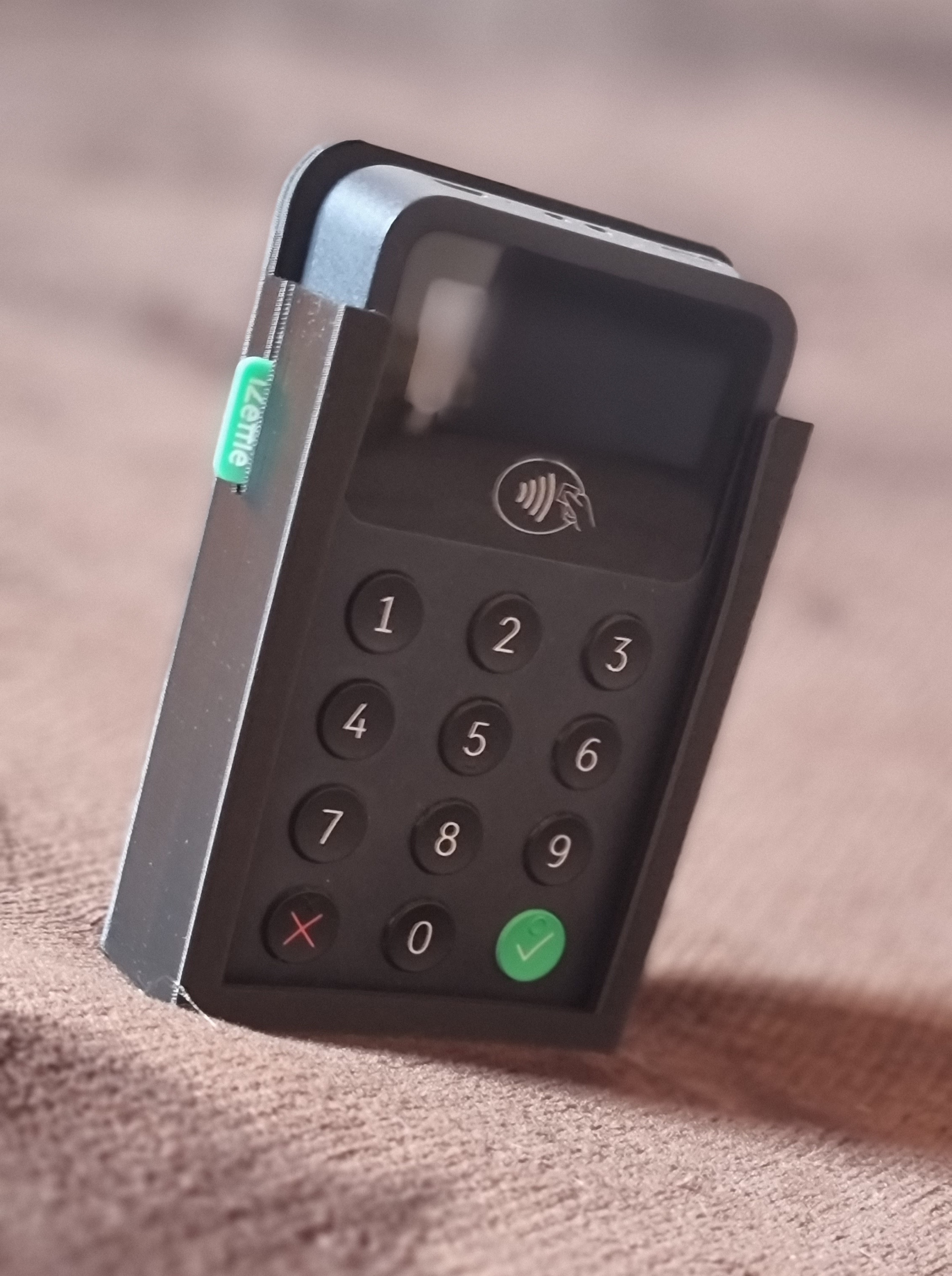 Archivo STL gratis Soporte de iZettle Reader 2 📱・Plan de impresión en 3D para descargar・Cults