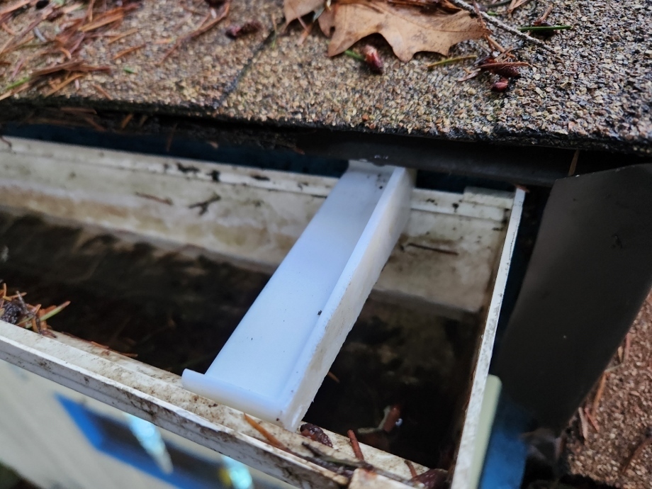 🏠 Gutter bracket compatible with AW106 Genova・Free 3D File for ・Cults