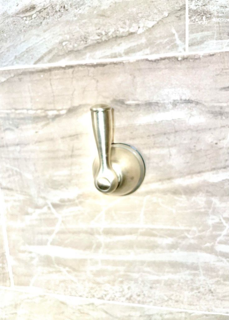 🚿 Minimalist Shower Valve Back Plate for Moen Valve・Free 3D File for ・Cults