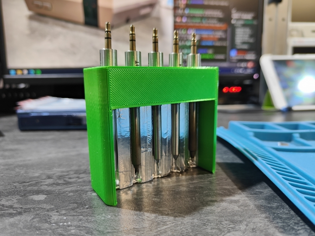 Free 3D file Ifixit Fixhub Iron tip holder ! 🛠️ ・3D print object to download・Cults