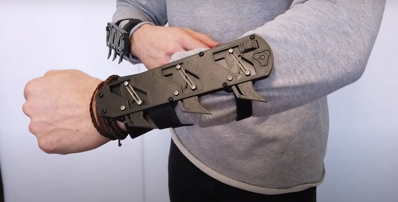 📱 The Dark Knight inspired Batman Bracers・ STL File for ・Cults