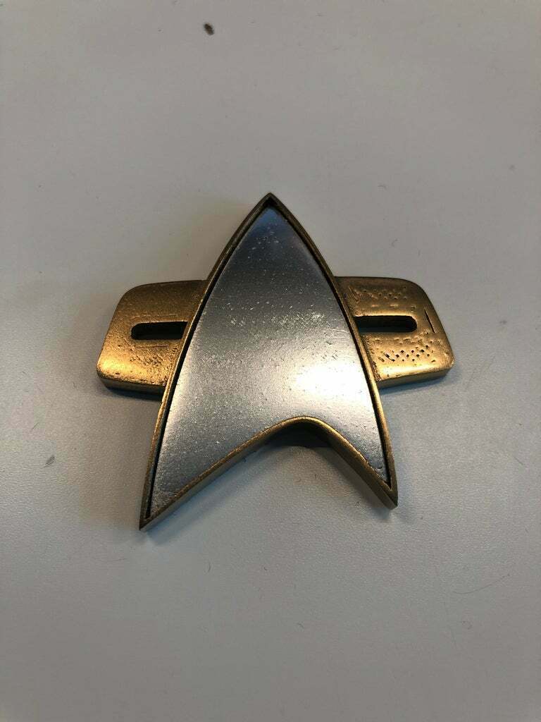 Free STL file Star Trek Voyager Badge (2 parts) ⭐ ・Design to download ...