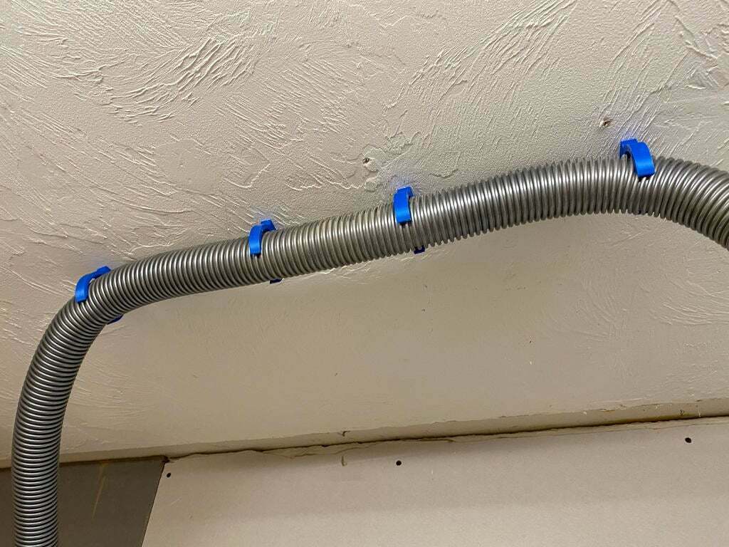 🦶 35mm (Bosch 16.4 Foot) Vacuum Hose Clip・Free STL File for ・Cults