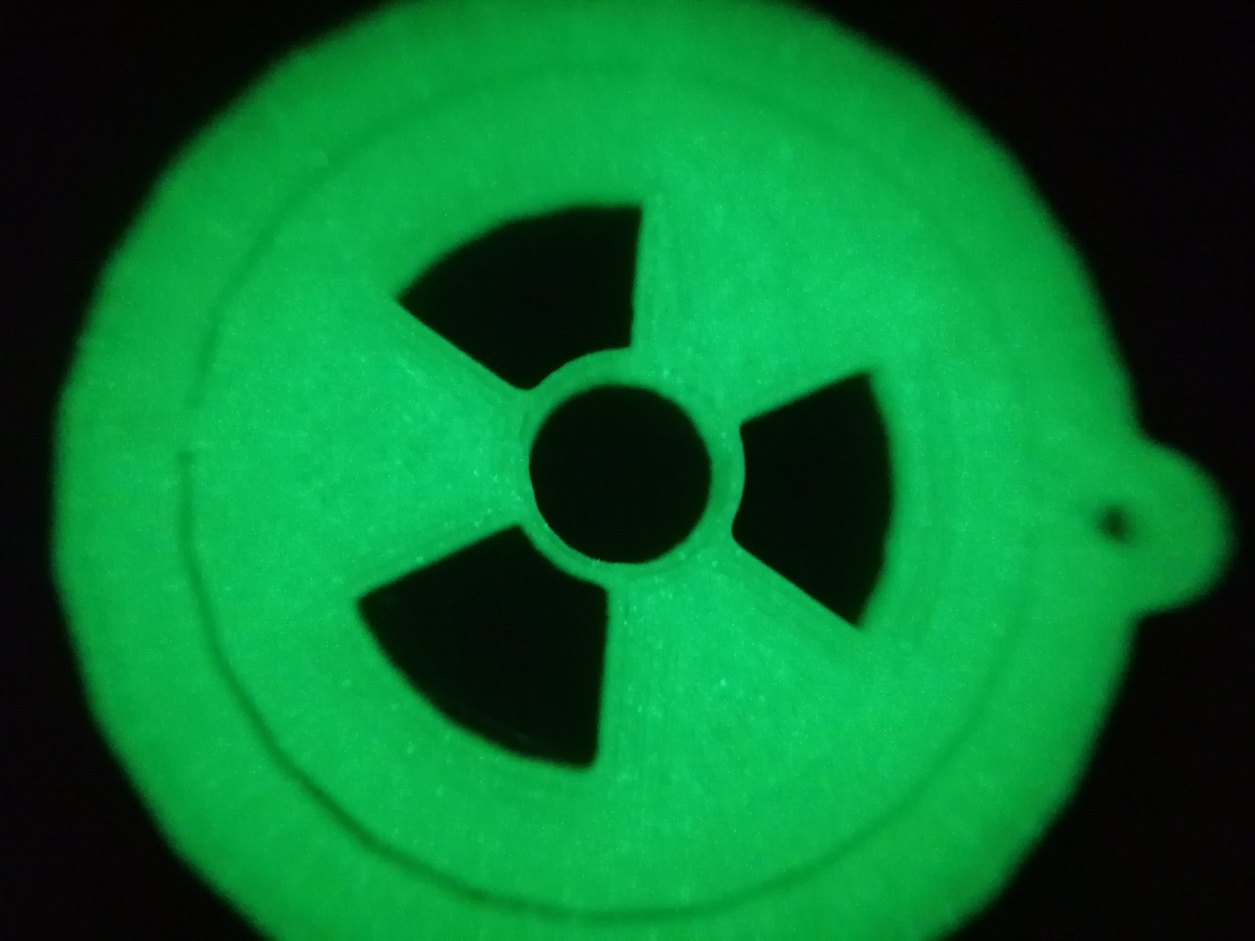 🔑 Spinning radiation sign key chain・3D Print・Cults