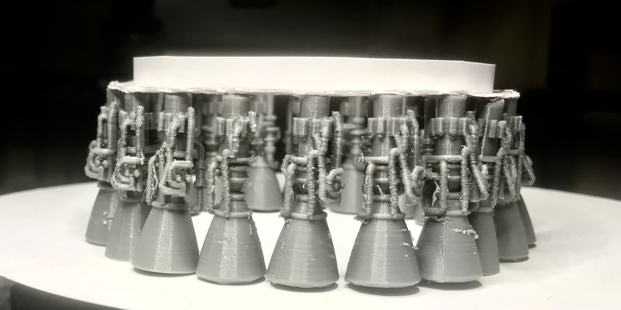 👽 AXM 1:100 SpaceX Raptor Engine・ STL File for ・Cults