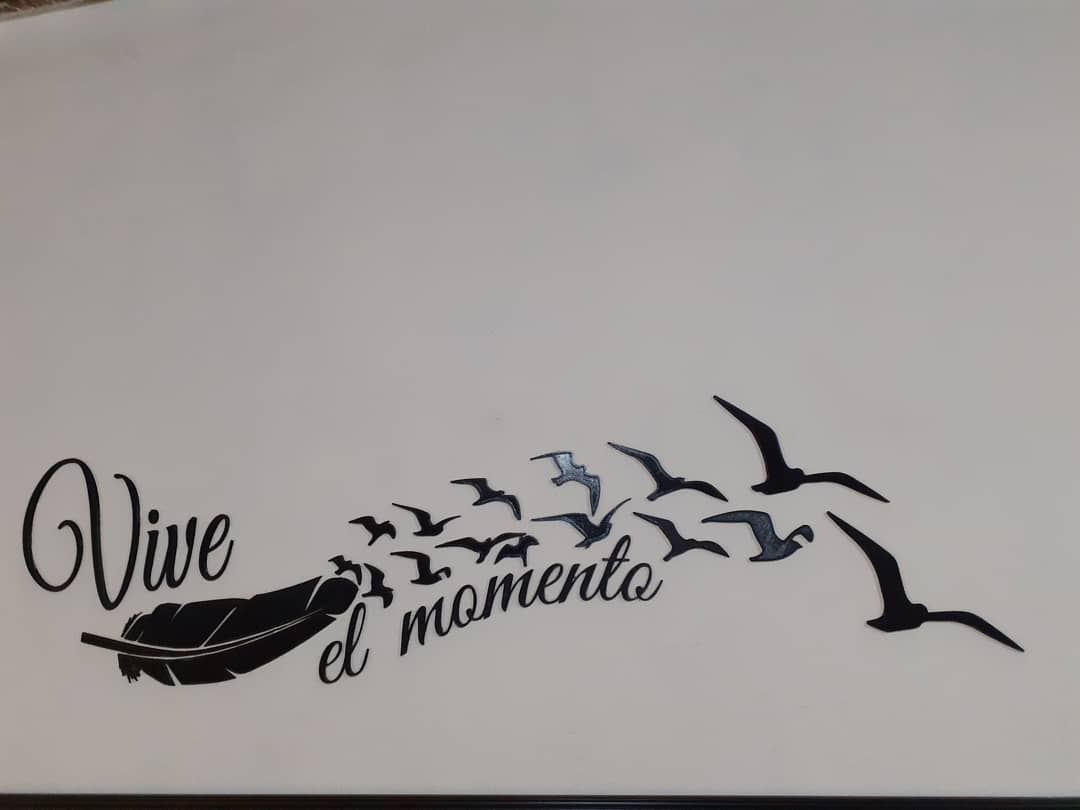 Archivo STL vive el momento 🎨・Plan imprimible en 3D para descargar・Cults