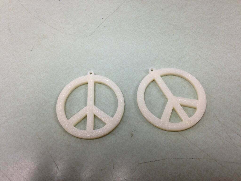 Free STL file Isaac W. Peace Sign ☮️・3D printing idea to download・Cults