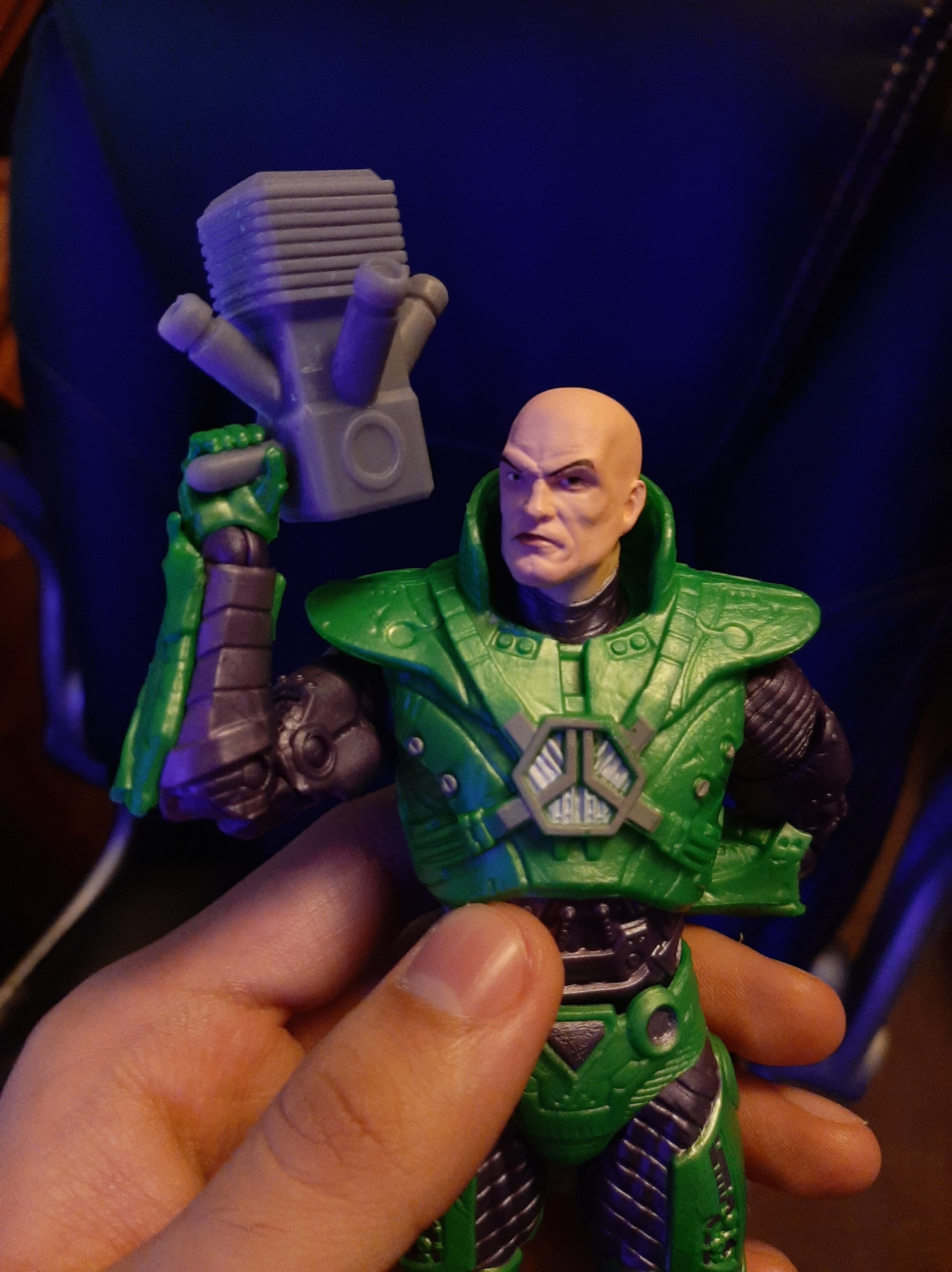 STL file Kryptonite gun for Mcfaralne dc multiverse Lex Luthor 🔫・3D ...