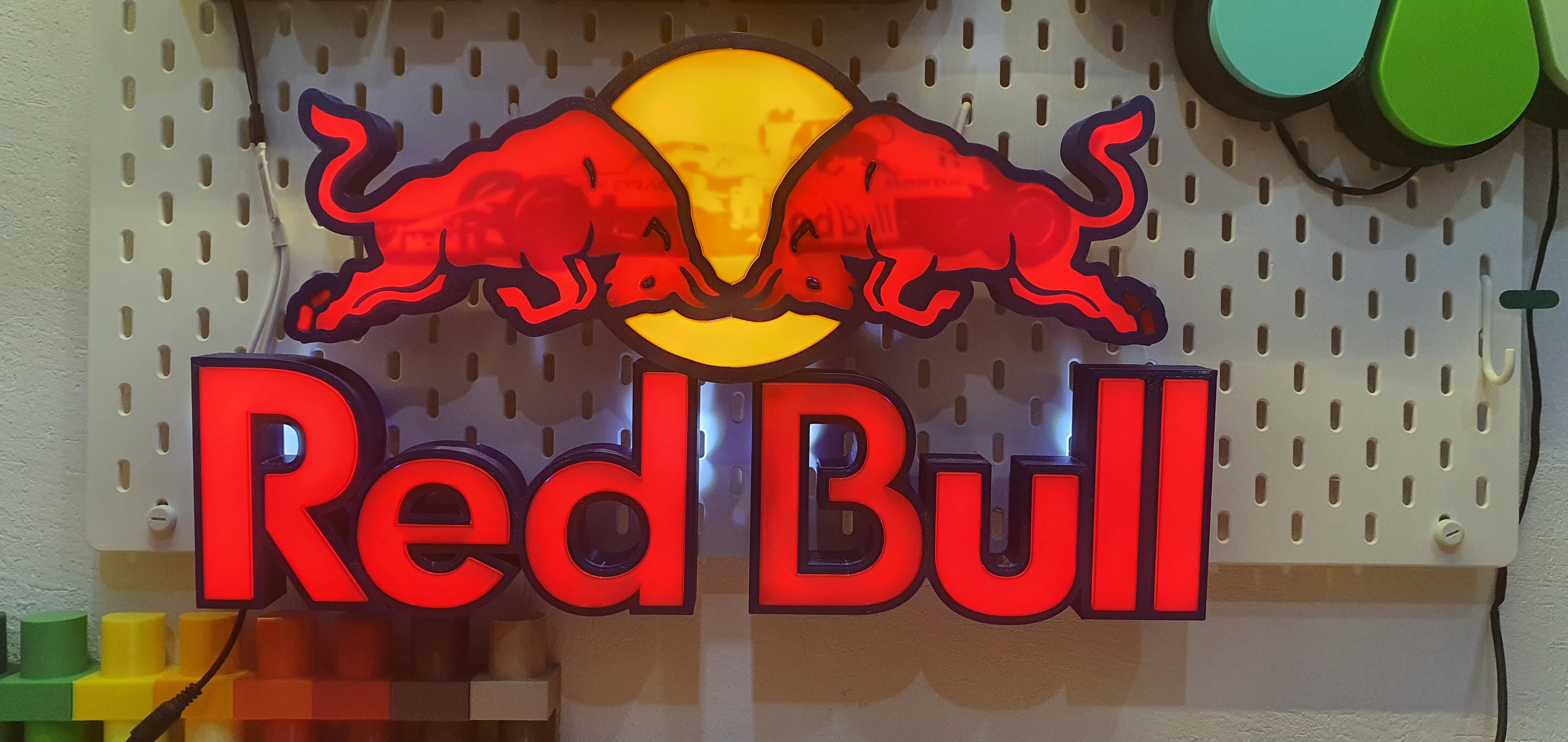 Archivo STL Red Bull Lamp, Lampra de Red Bull 🐂 ・Modelo de impresión 3D ...