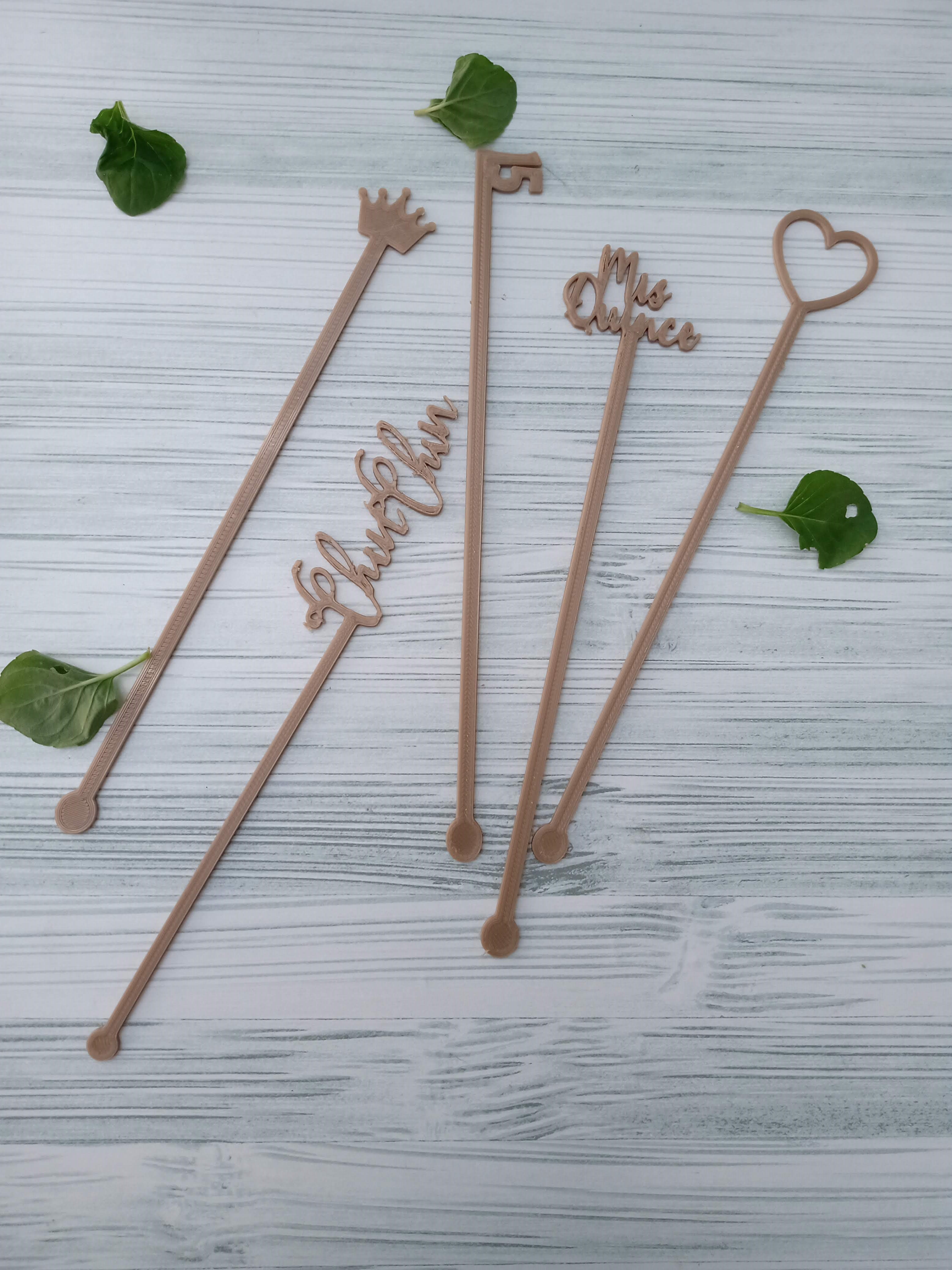 Archivo STL Revolvedores para Tragos Motivo 15 años 👽 ・Plan de ...