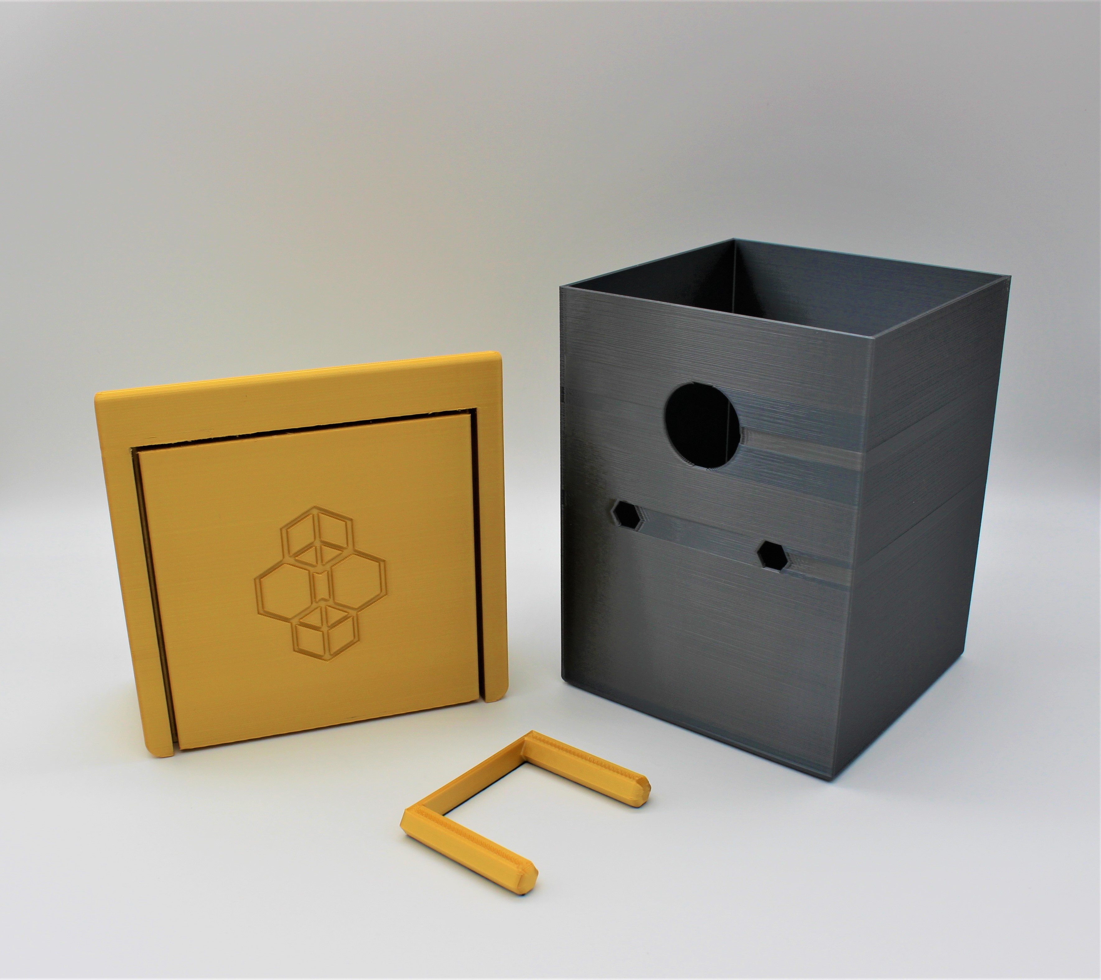 STL file Eco Friendly Customisable Bird Box for Gardens, Balconies ...