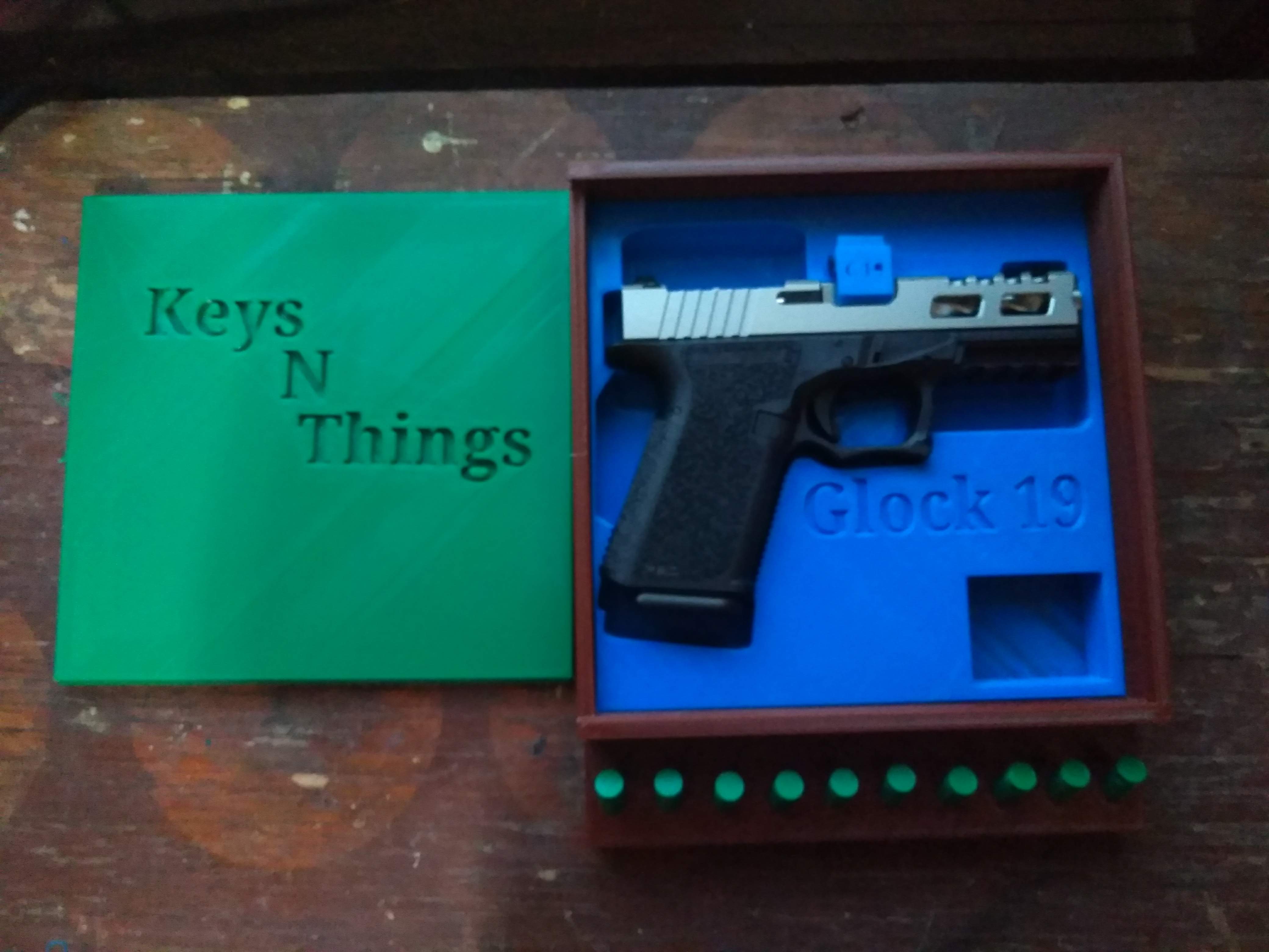 STL file Hide Away Glock Wall Box With Custom Bullet Keychains 🔫 ・3D ...