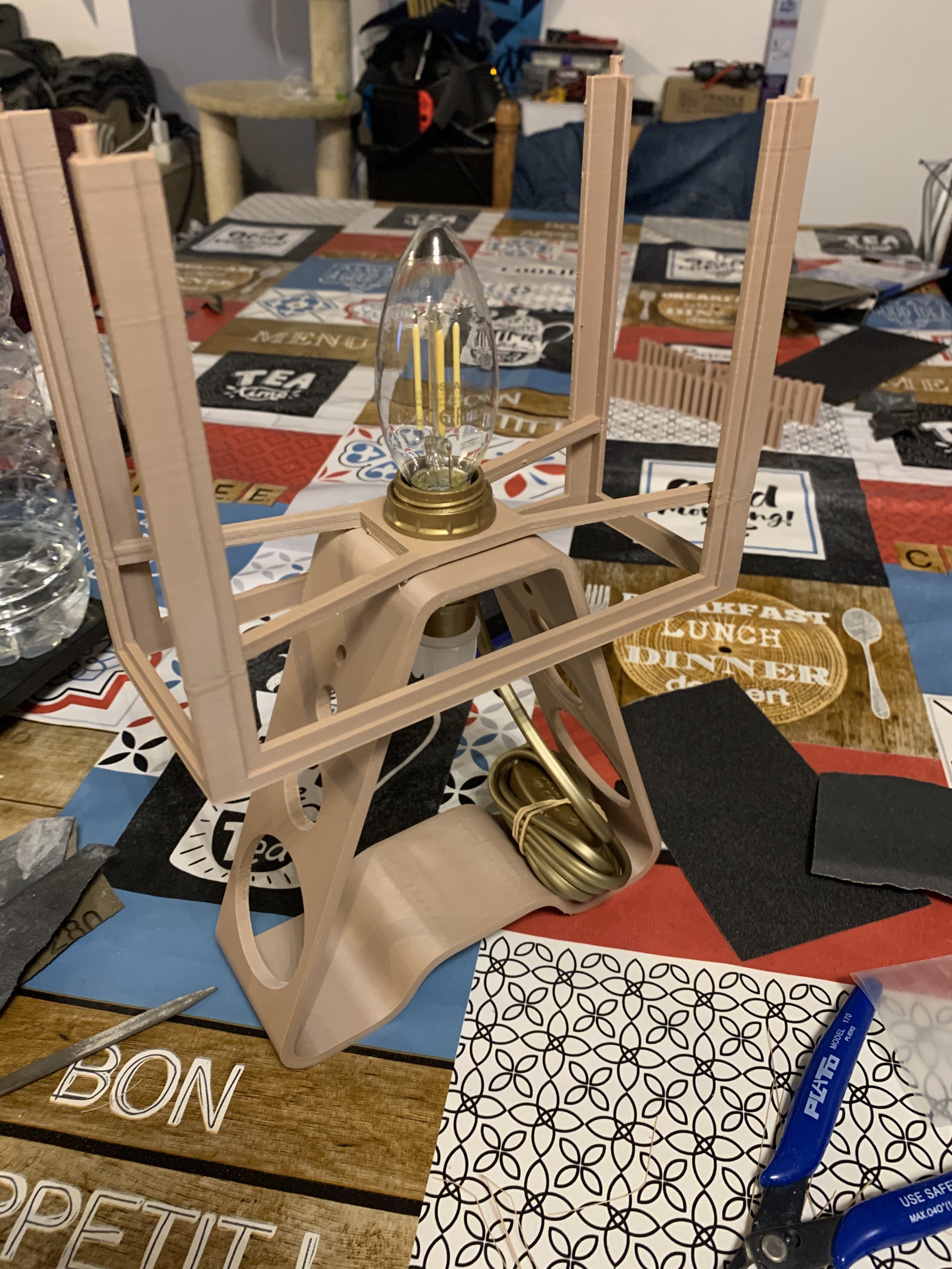 STL file Lithophane lamp (base and litho stand) 🔦 ・3D printer model to ...