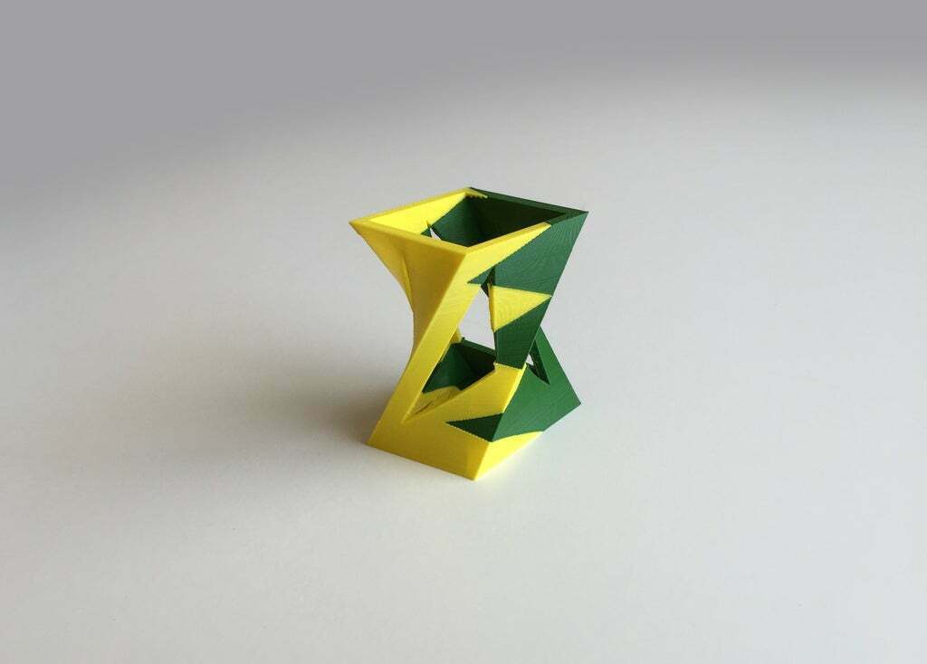 Free STL file Twisted Box Vase (Dual Extrusion / 2 Color) 📦 ・3D print ...