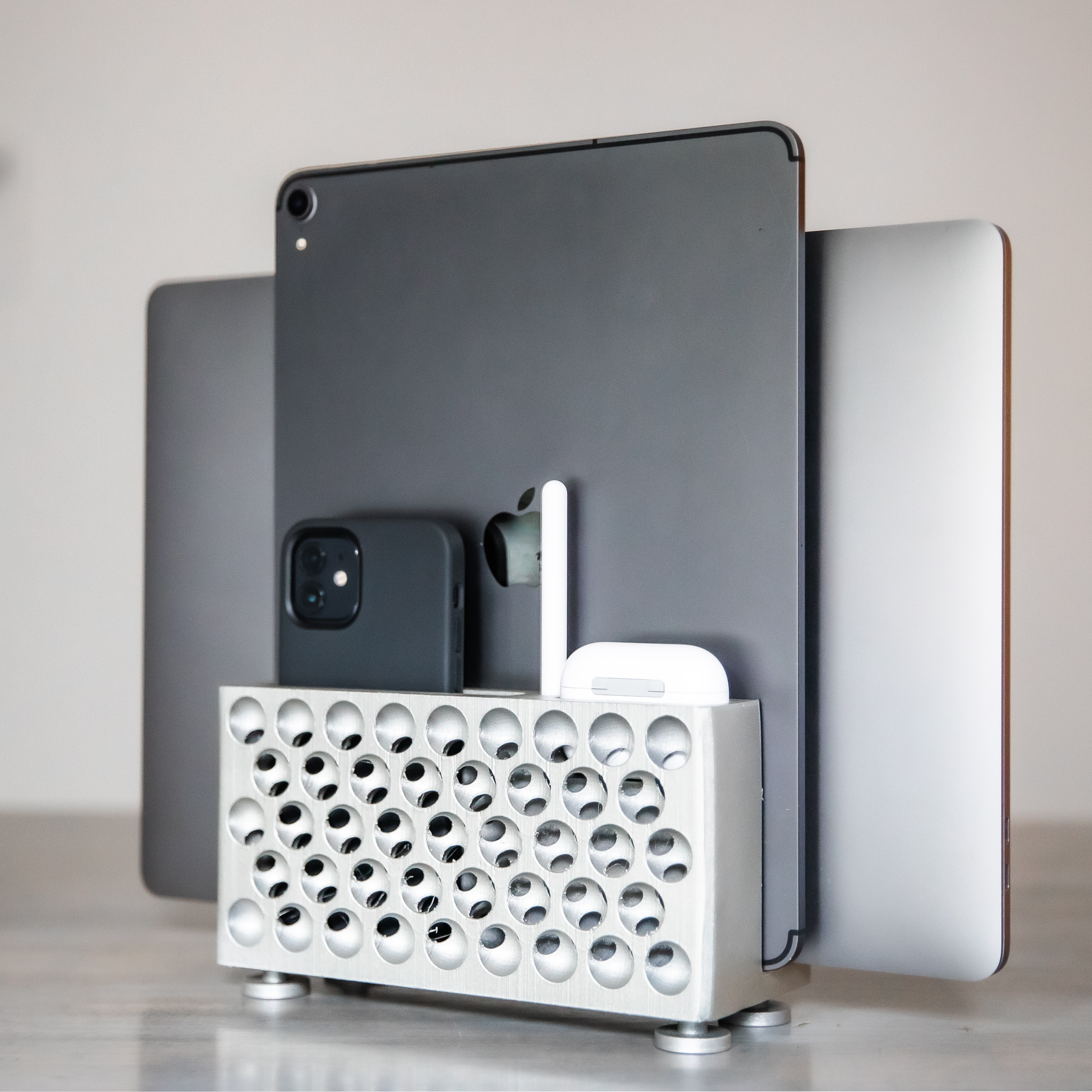 💻 Mac Pro style Dock for iPad, Macbook, iPhone, pencil, and airpods ...