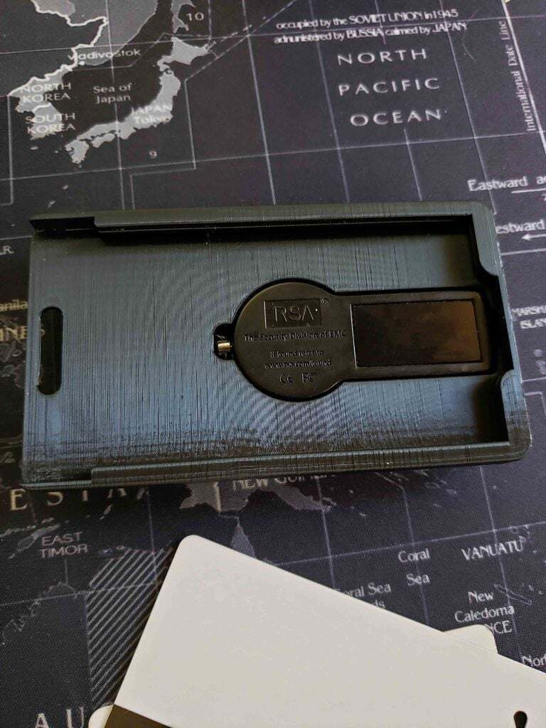 📛 Badge Holder with RSA Token Slot (2 Cards, 1 Token)・Free STL File for ...