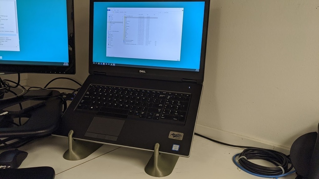 Free 3D file Laptop riser stand 💻 ・Model to download and 3D print・Cults