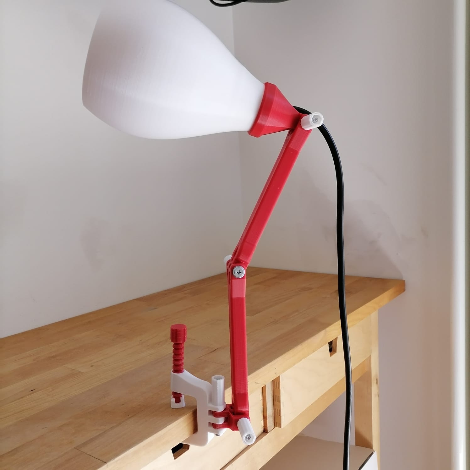 STL file Desk Lamp 🔦 ・3D printer design to download・Cults