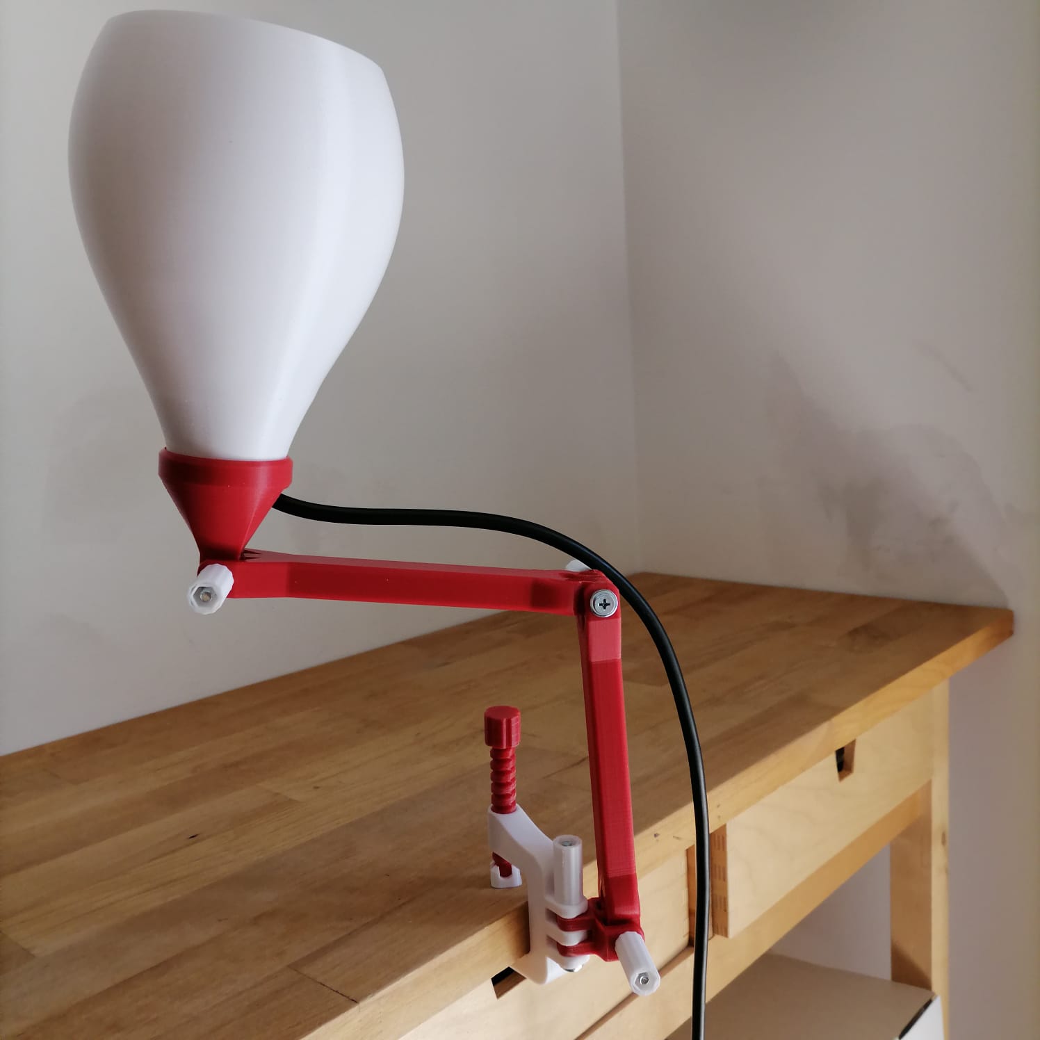 STL file Desk Lamp 🔦 ・3D printer design to download・Cults