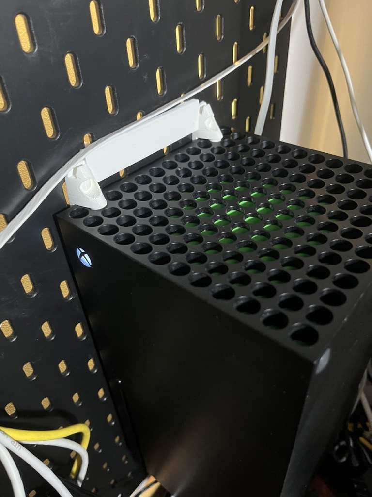 🎮 Xbox Series X Ikea Skadis (AKA Uppspel) mount・Free 3D File for ・Cults
