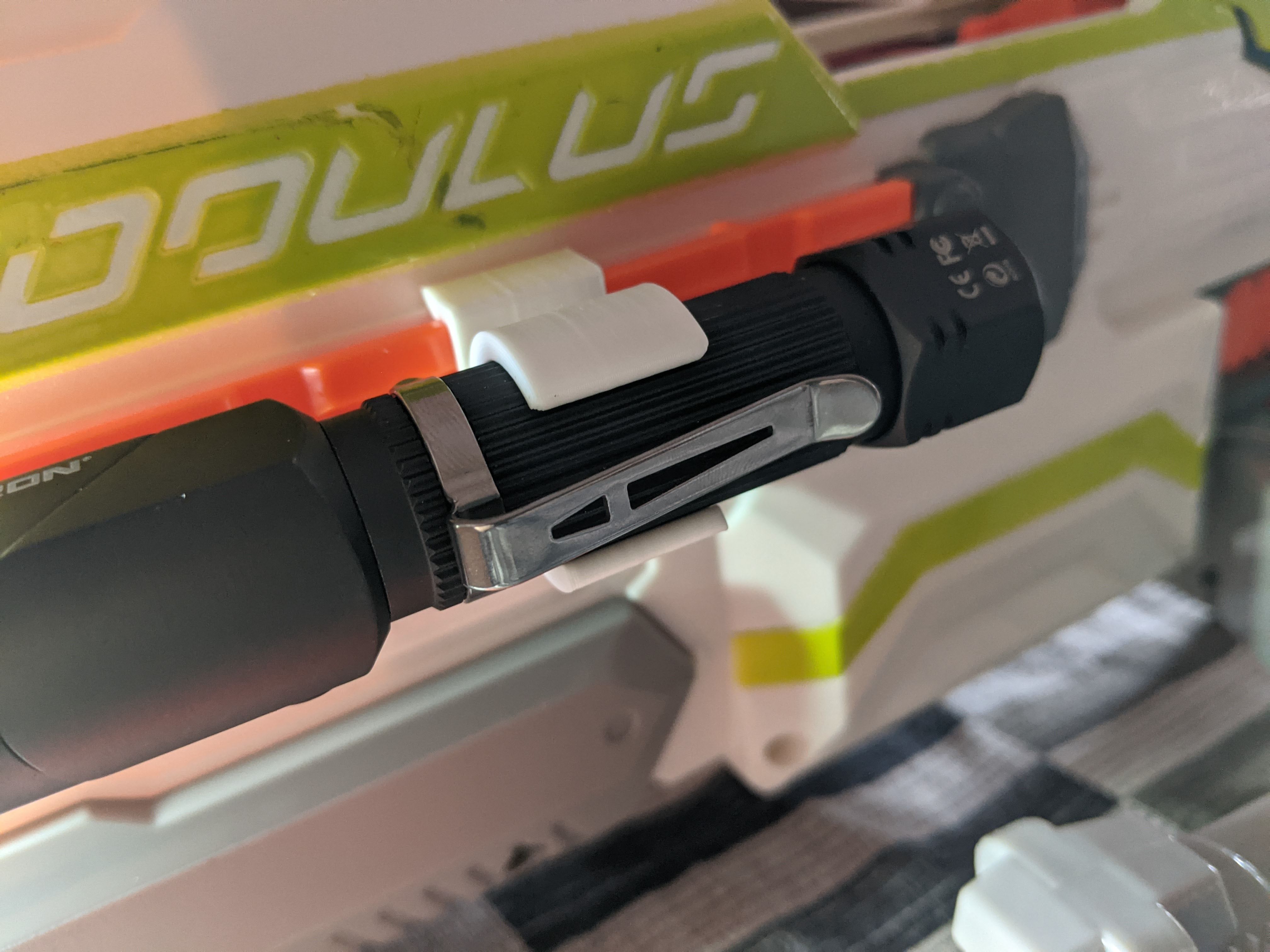 Free STL file Nerf gun AA battery flashlight mount 🔫 ・3D printer model ...