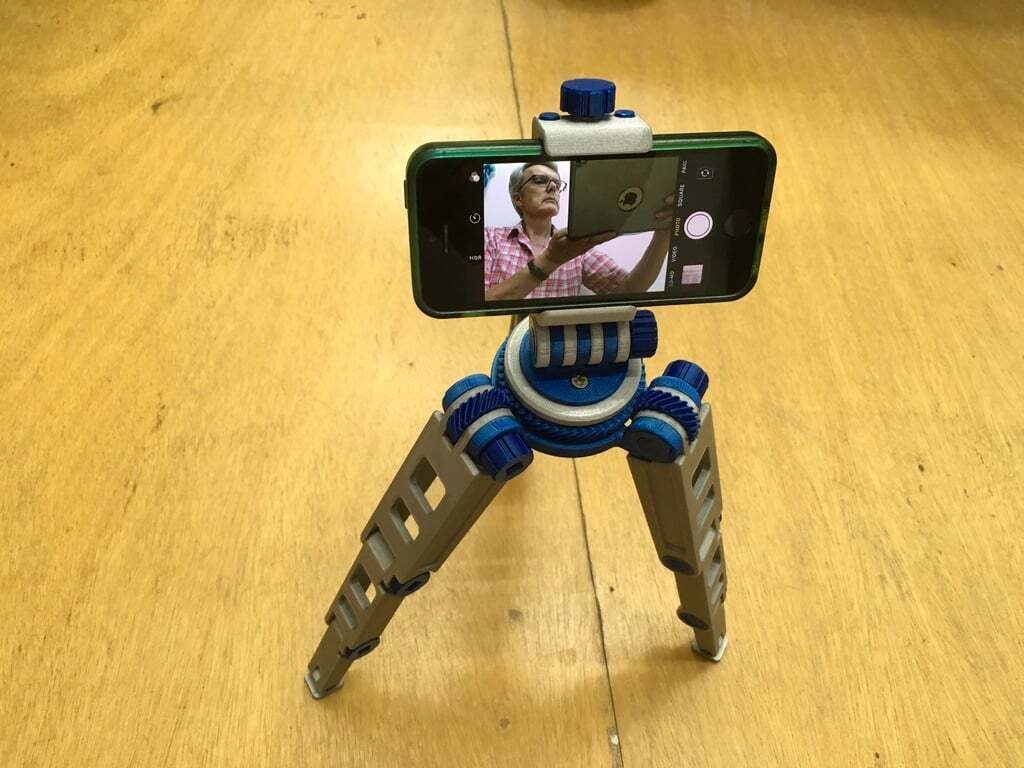 3D printable Smartphone tripod・Cults