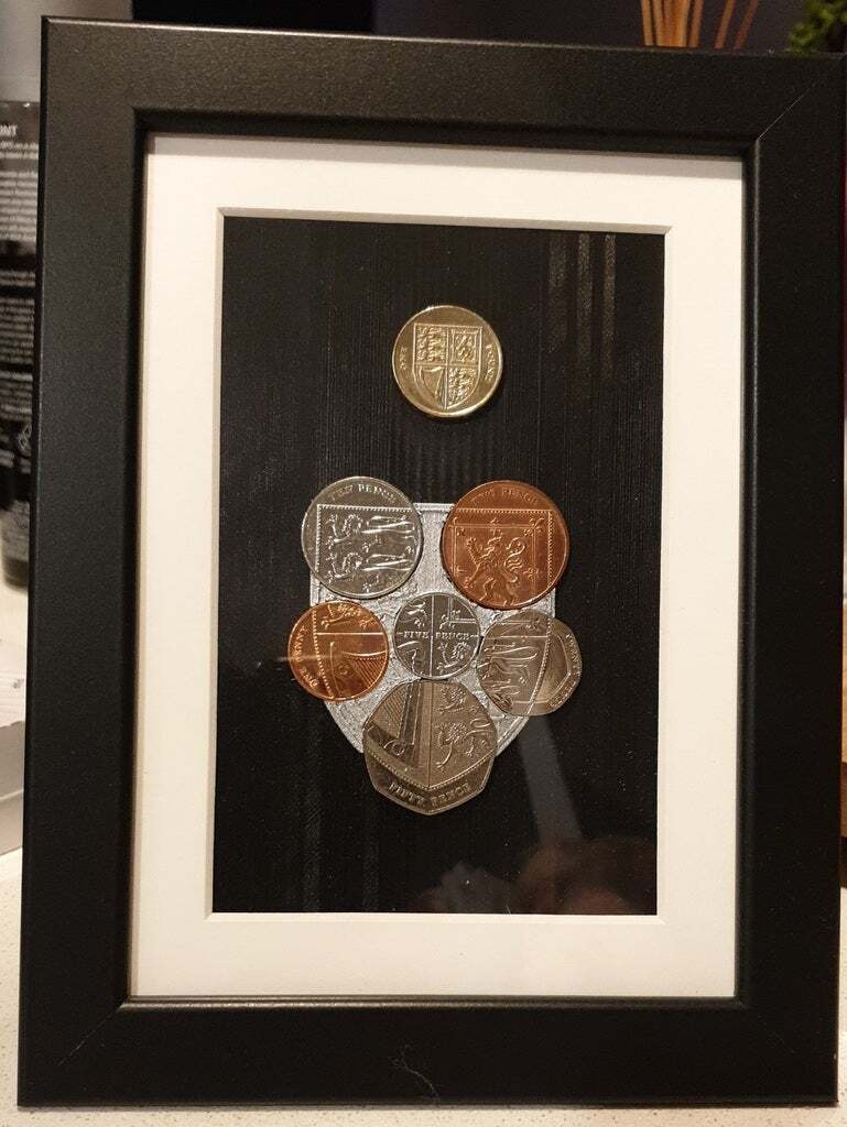 Free STL file UK Coin Shield For 13x18 frame 🪙 ・3D printer design to ...