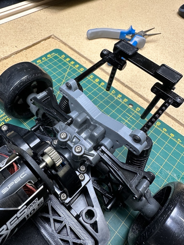 🚁 TT02 Drift Shock towers front and rear・Free 3D File for ・Cults