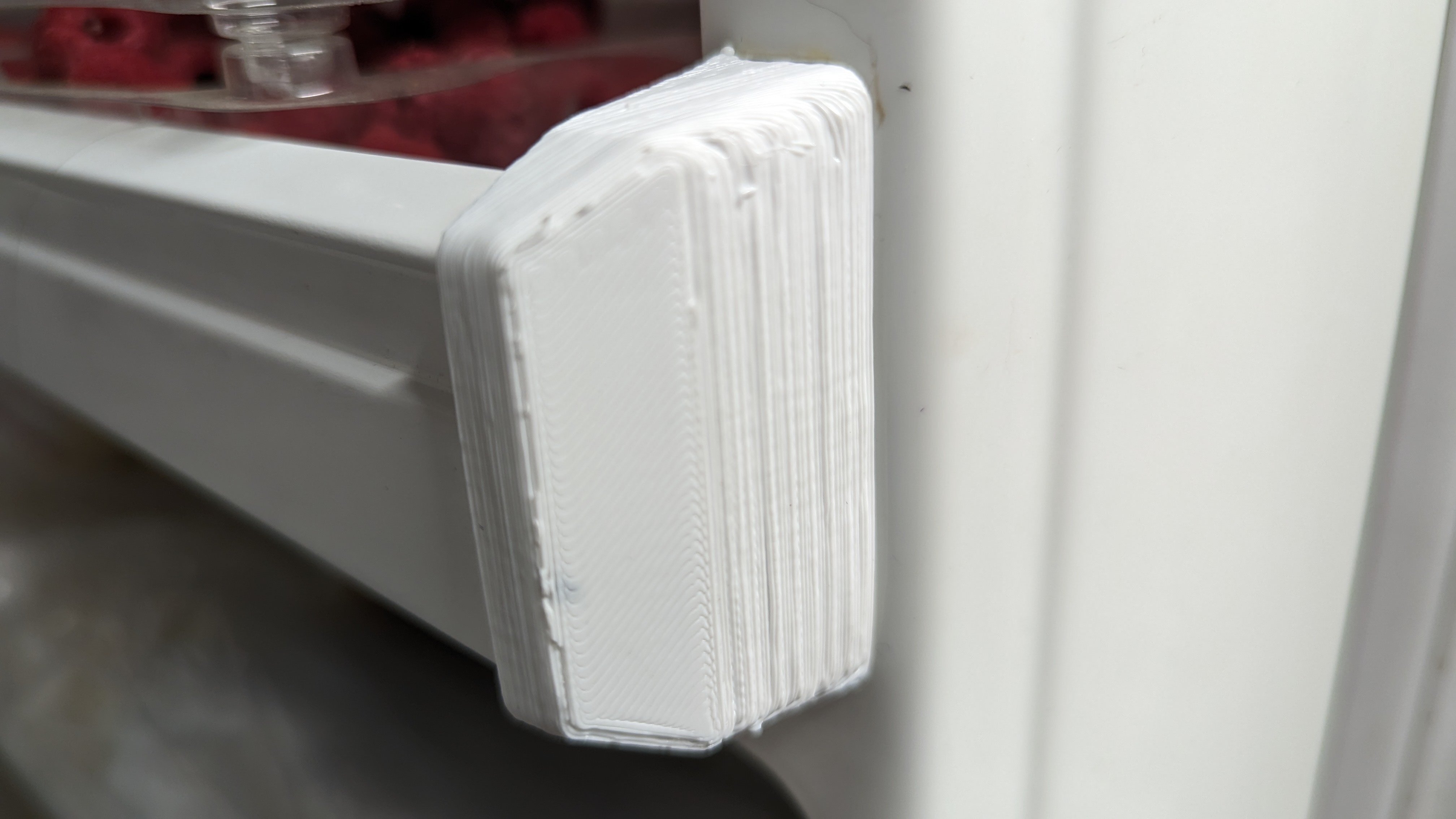 3D printing Frigidaire Freezer Door Clippy Thing・Cults
