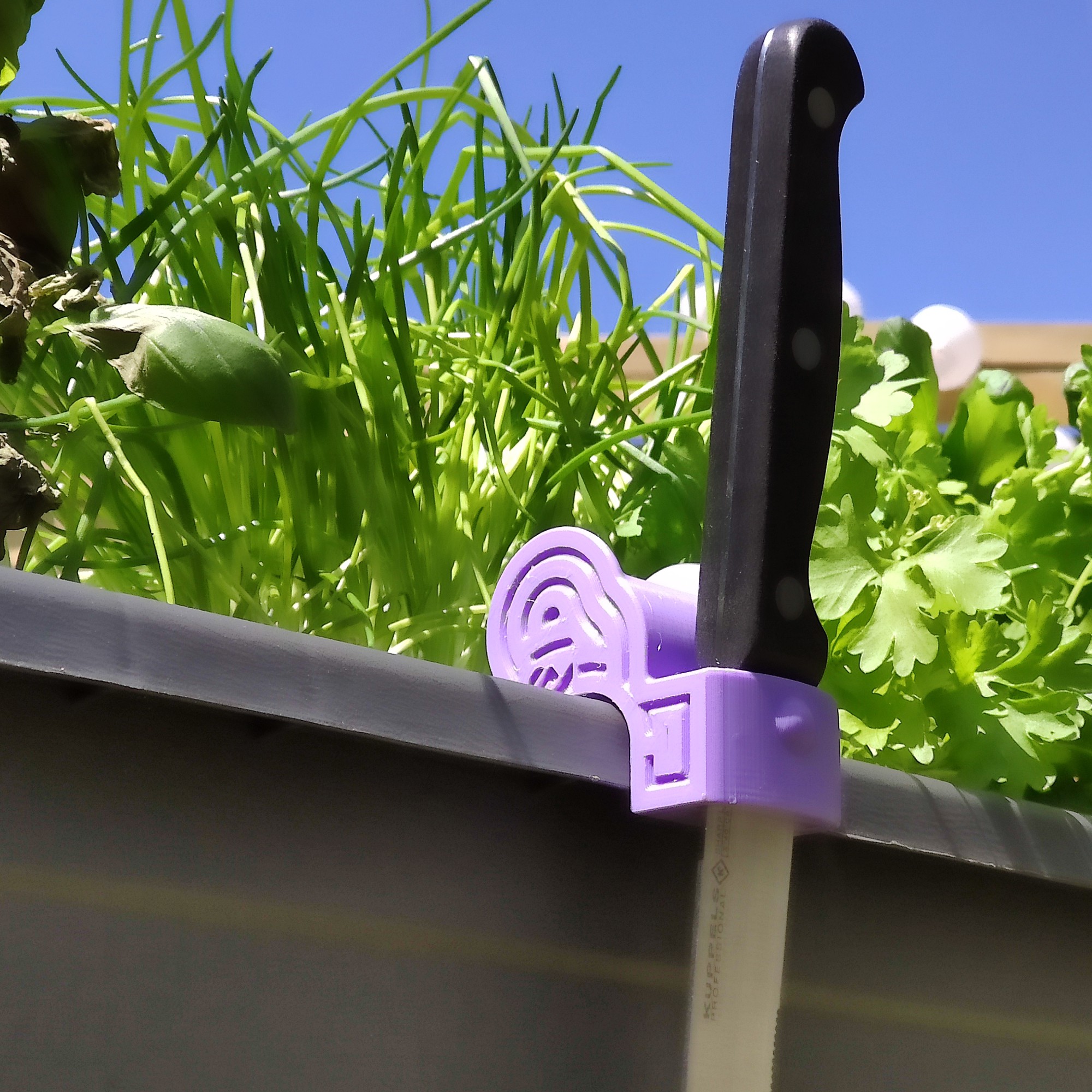 STL file Fixxi - knife holder for herb garden 🔪 ・3D printing idea to ...