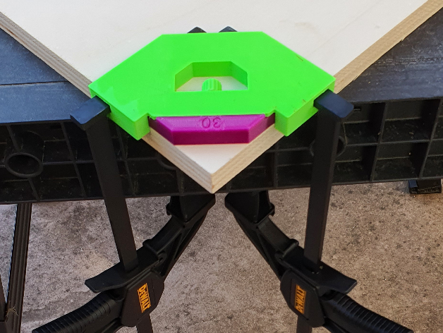 Free 3D file Router Template / Corner Radius Jig (DeWalt 6x12mm and ...