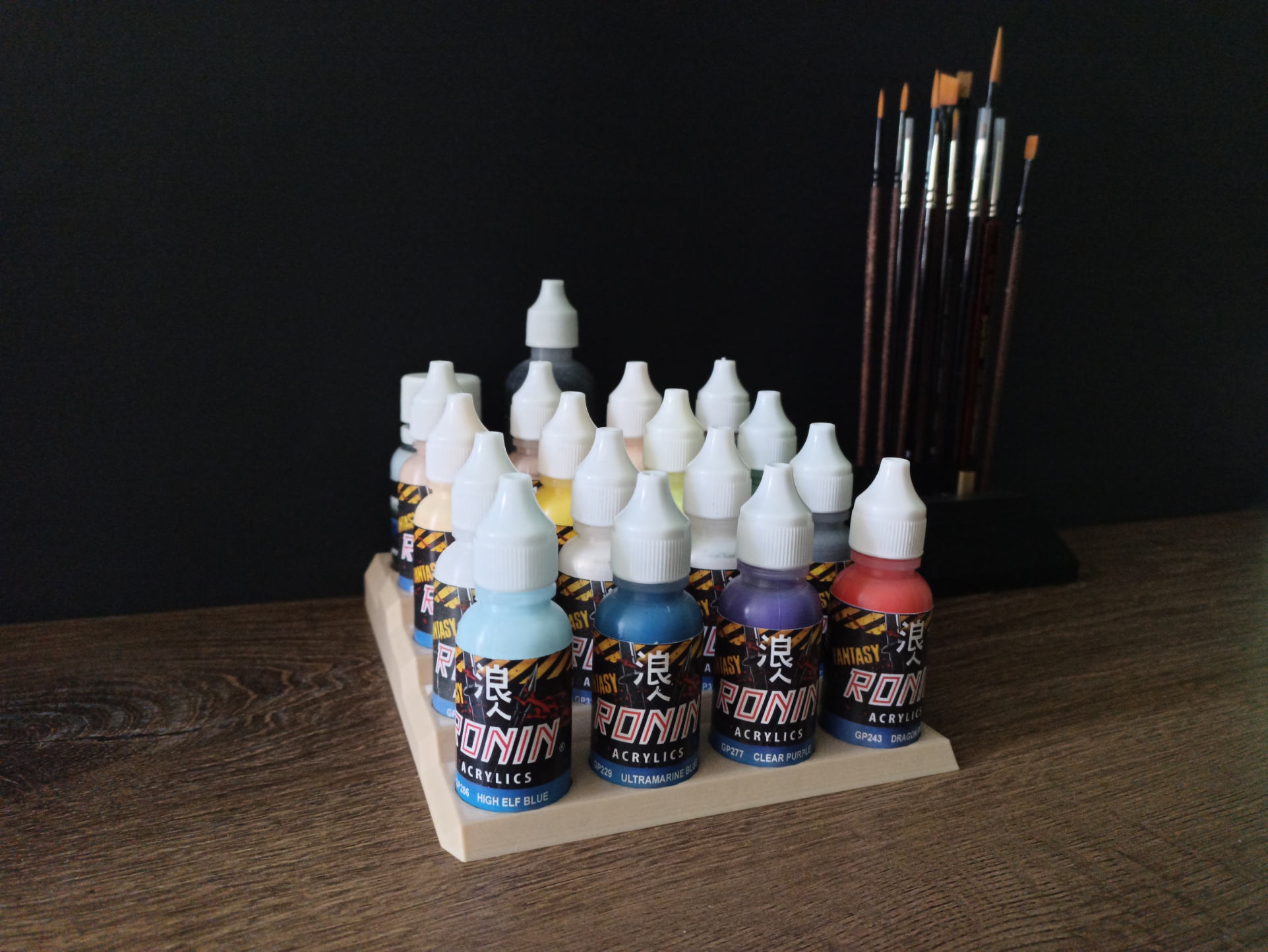 STL 文件 Ronin paint rack 🎨 ・可下载 3D 打印设计・Cults
