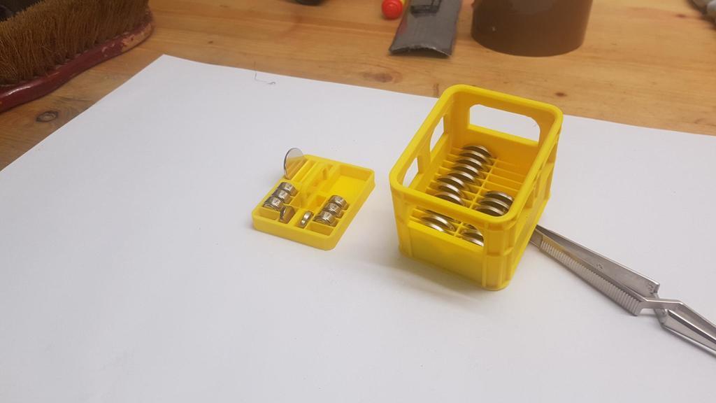 🍺 Beer Crate Battery Shelf and CR2032・Free STL File for ・Cults