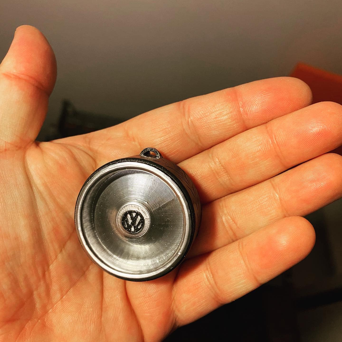 OBJ file Custom Vw Wheel Keychain 🛞 ・3D printing idea to download・Cults