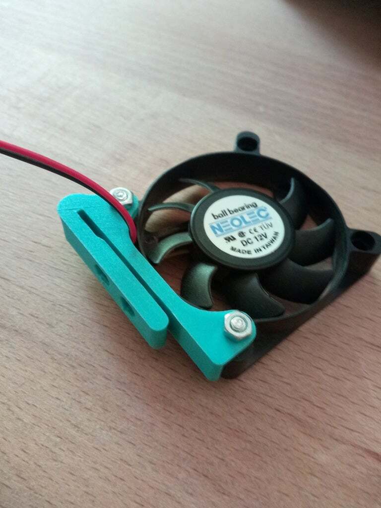 Free STL file Windows Surface Pro 3 cooling fan clip 40mm & 50mm 🔧 ・3D ...