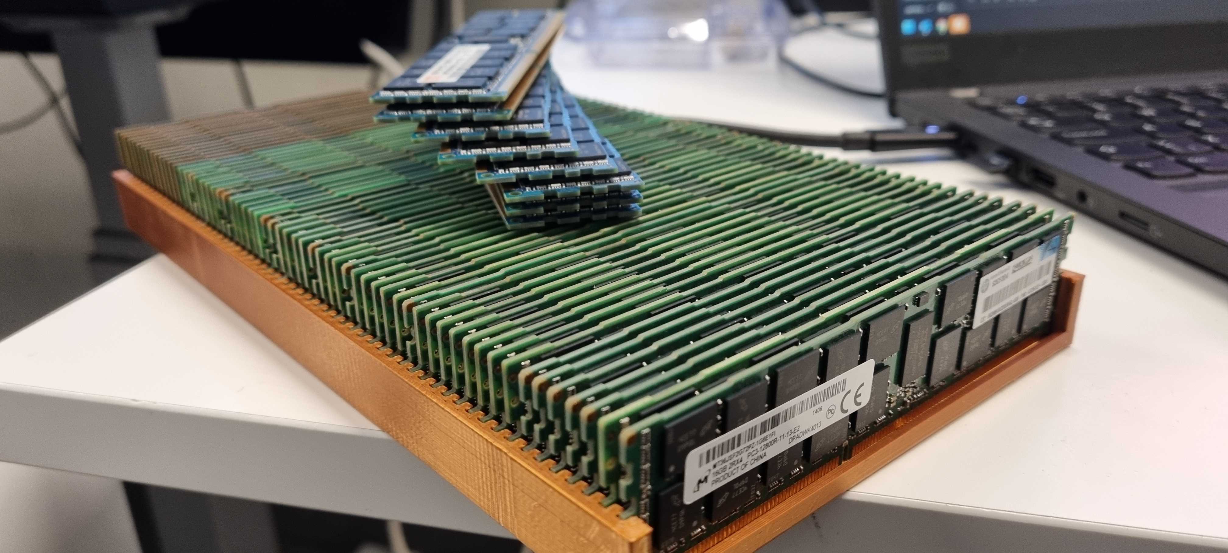 3D print RAM DIMM Trays・Cults