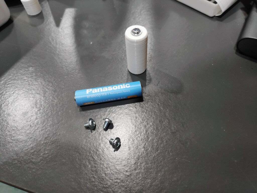🔋 AAA to AA Battery Adapter using spare Computer Screws - Easy to Print ...