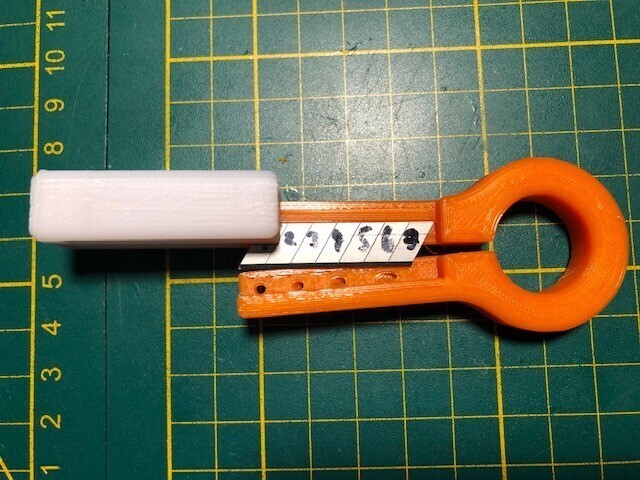 Free STL file Filament Cutter - multi angle (90°, 60°, 45°, 30 ...