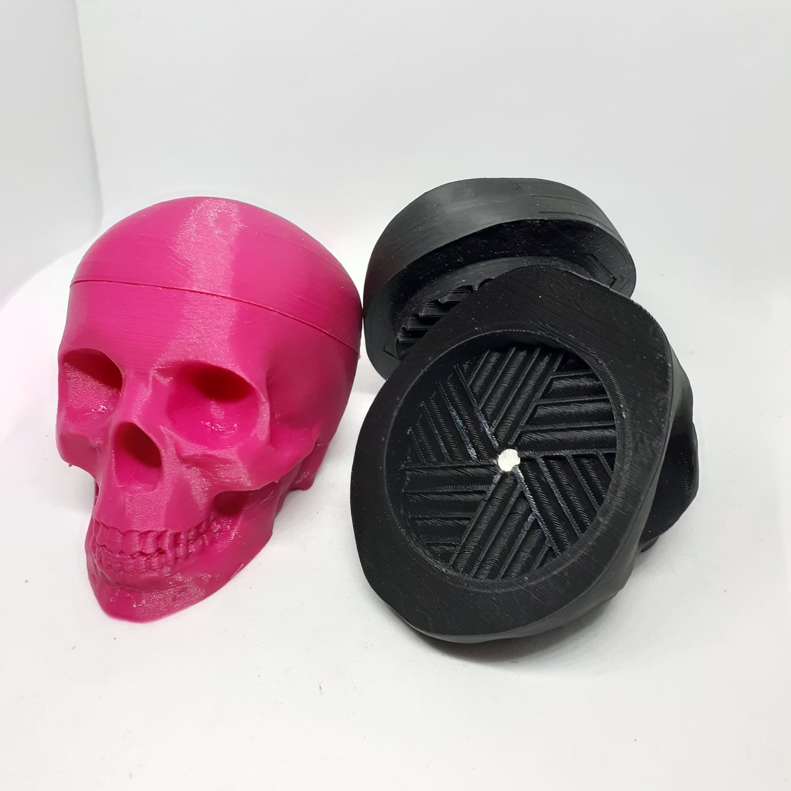 STL file skull grinder 💀 ・3D printable model to download・Cults