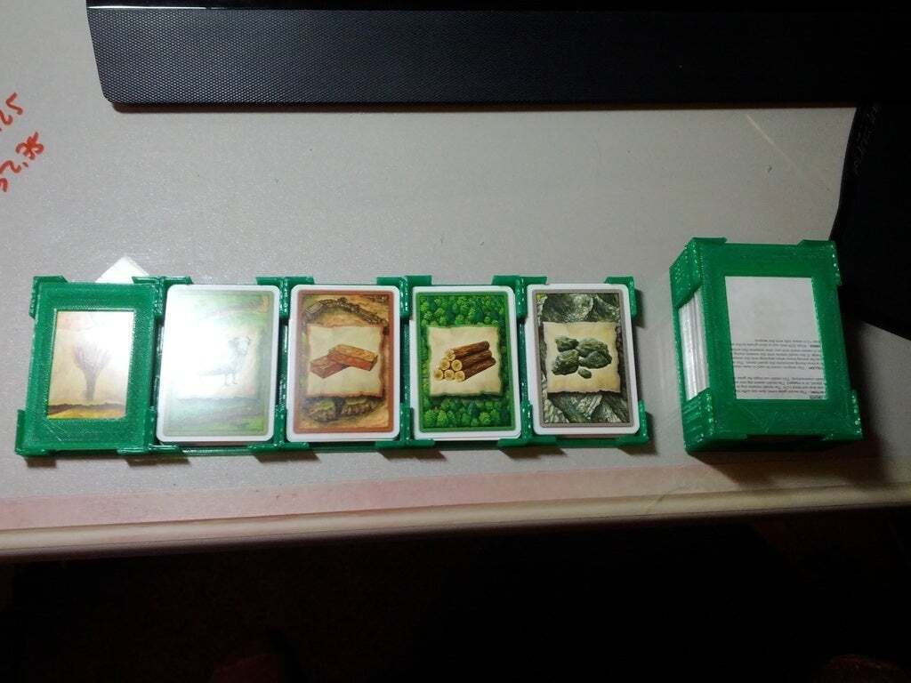 Free STL file Game Card Holder (configurable/SCAD) 👽 (SCAD)・3D ...