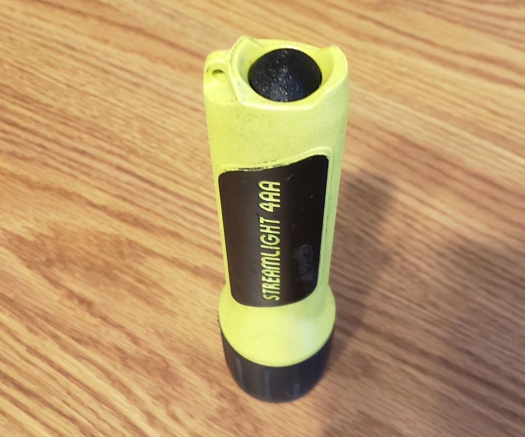 Free 3D file Streamlight 4AA Flashlight Button Cover & Nut 🔦 ・3D print ...