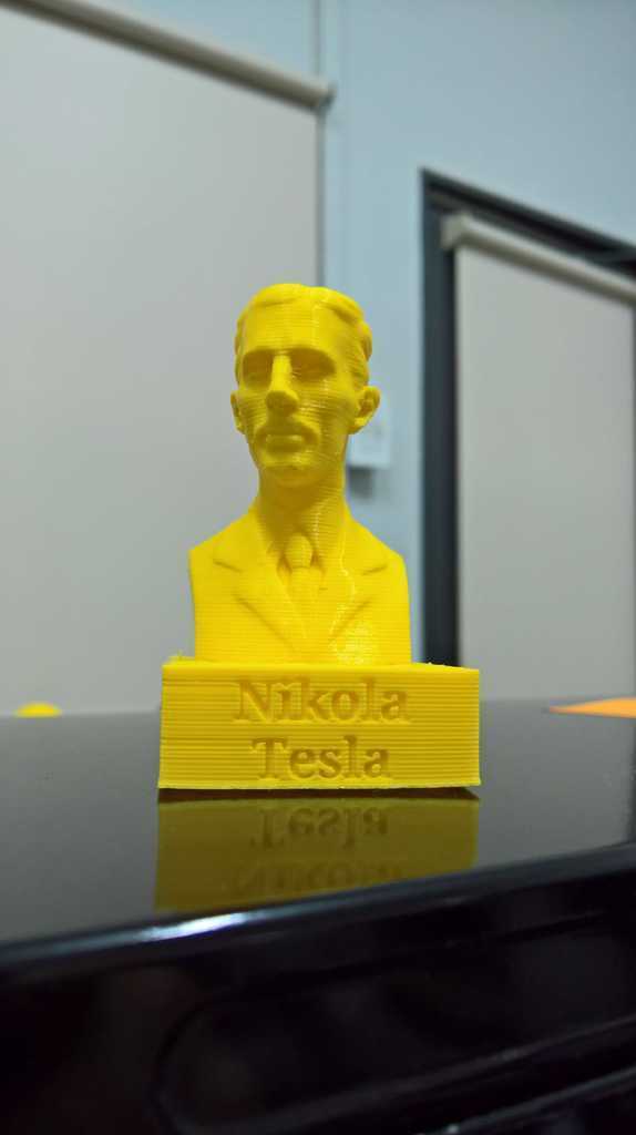 3D print Tesla Bust with Plinth・Cults