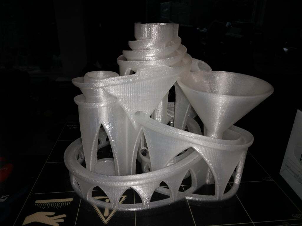 3D printing The Cyclone: triple lift, triple track marble machine・Cults