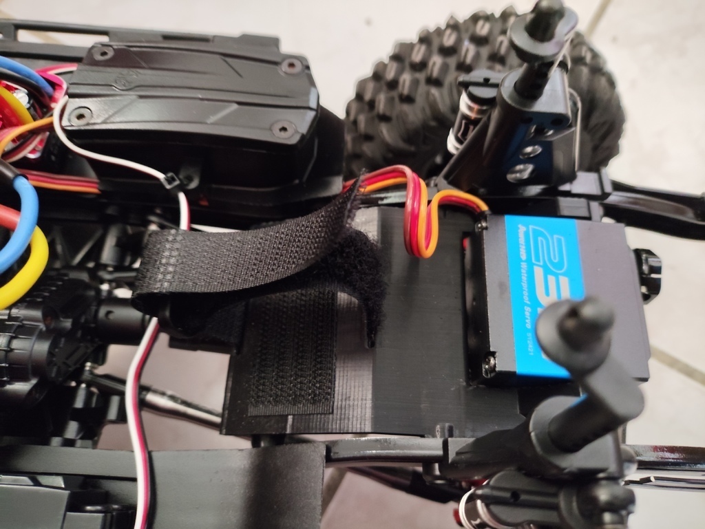 Free 3D file Axial SCX10 II Battery relocator / CG lowering 🔋 ・3D ...