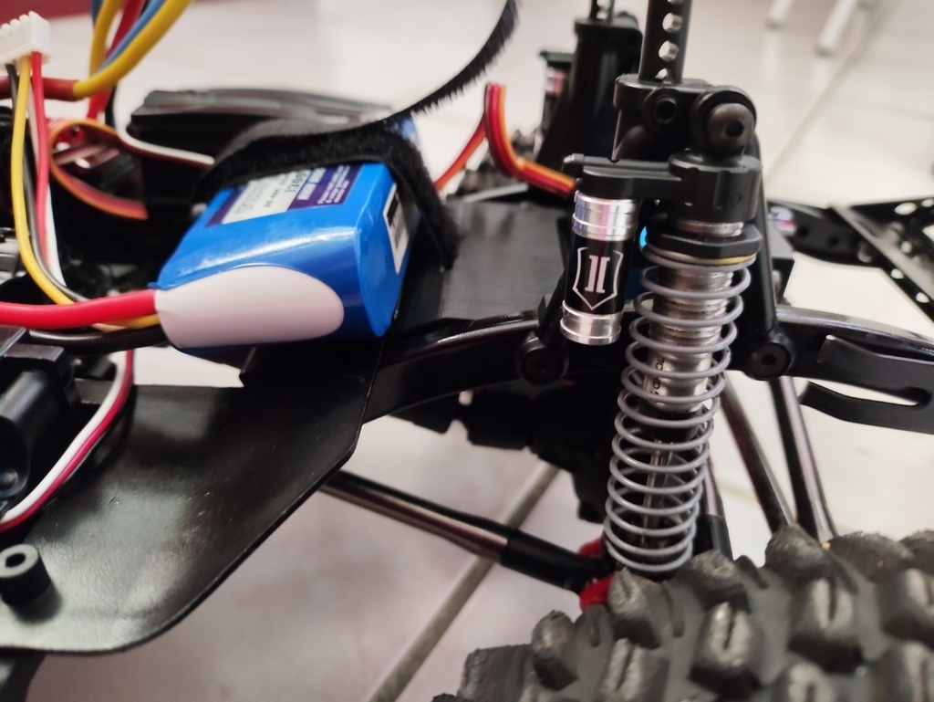 Free 3D file Axial SCX10 II Battery relocator / CG lowering 🔋 ・3D ...