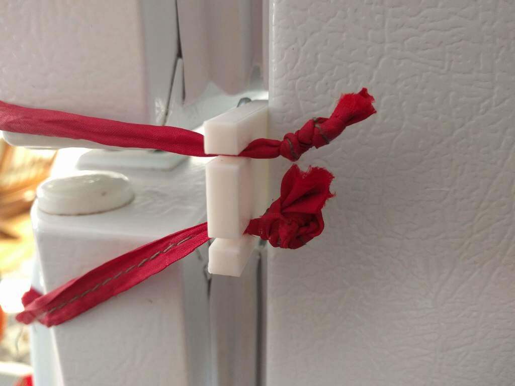 🧒 Fridge Child Lock (Safety)・Free STL File for ・Cults