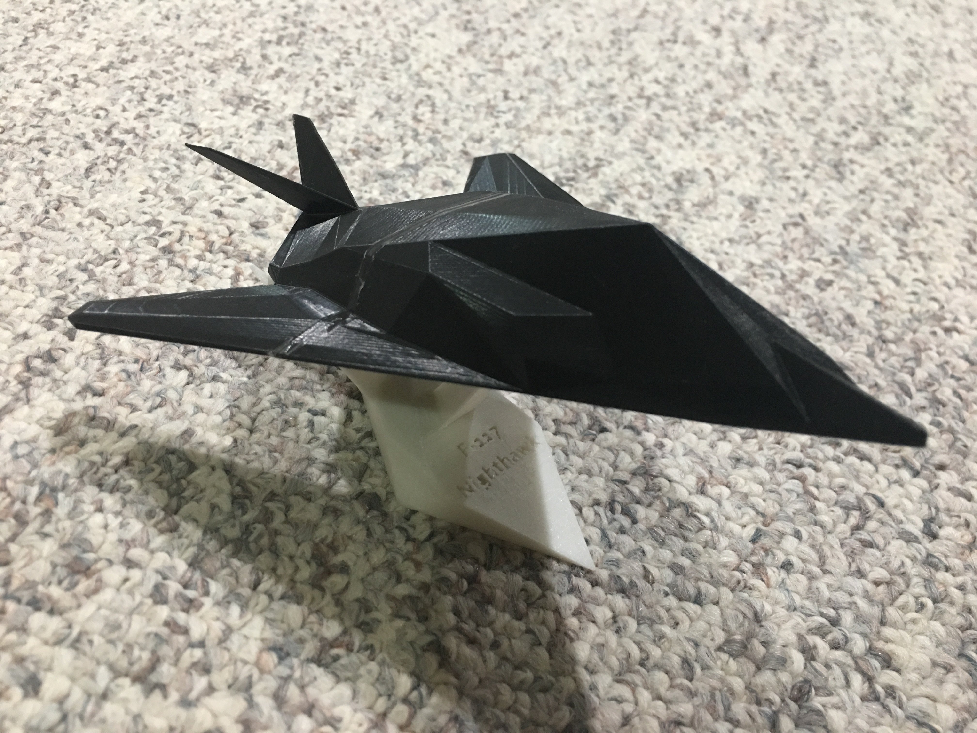 3D printed Stealth-Themed Display Stand for F-117 Nighthawk・Cults