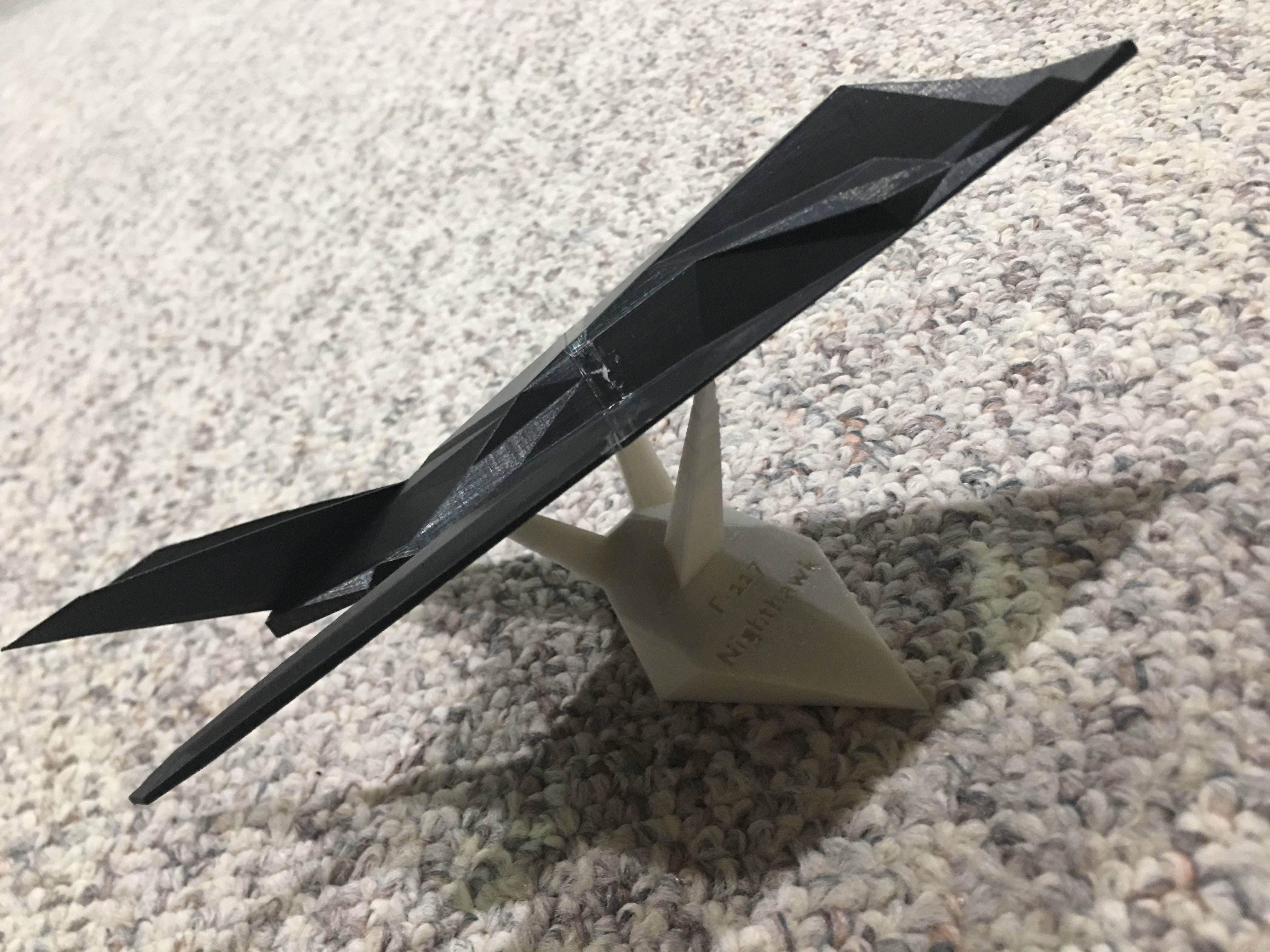 3D printed Stealth-Themed Display Stand for F-117 Nighthawk・Cults