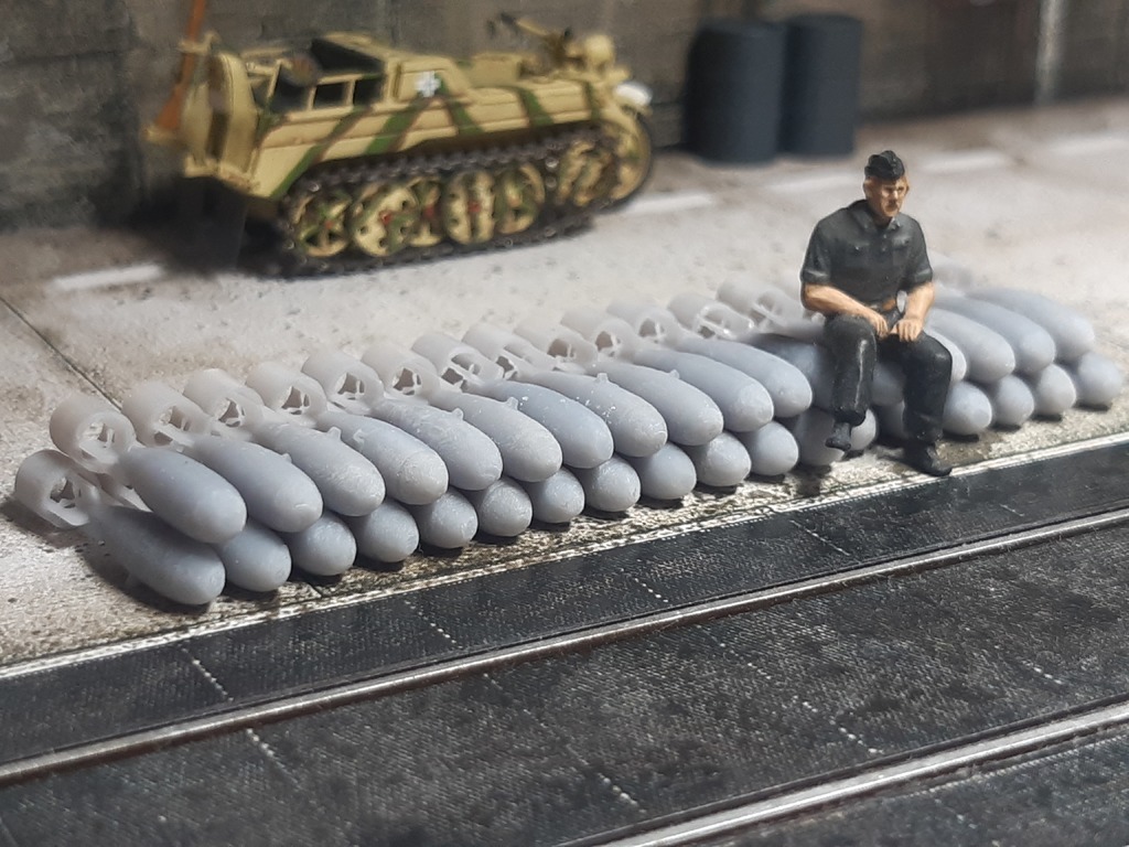 💣 british 250 lb HC Bomb 1:72 scale・Free 3D File for ・Cults